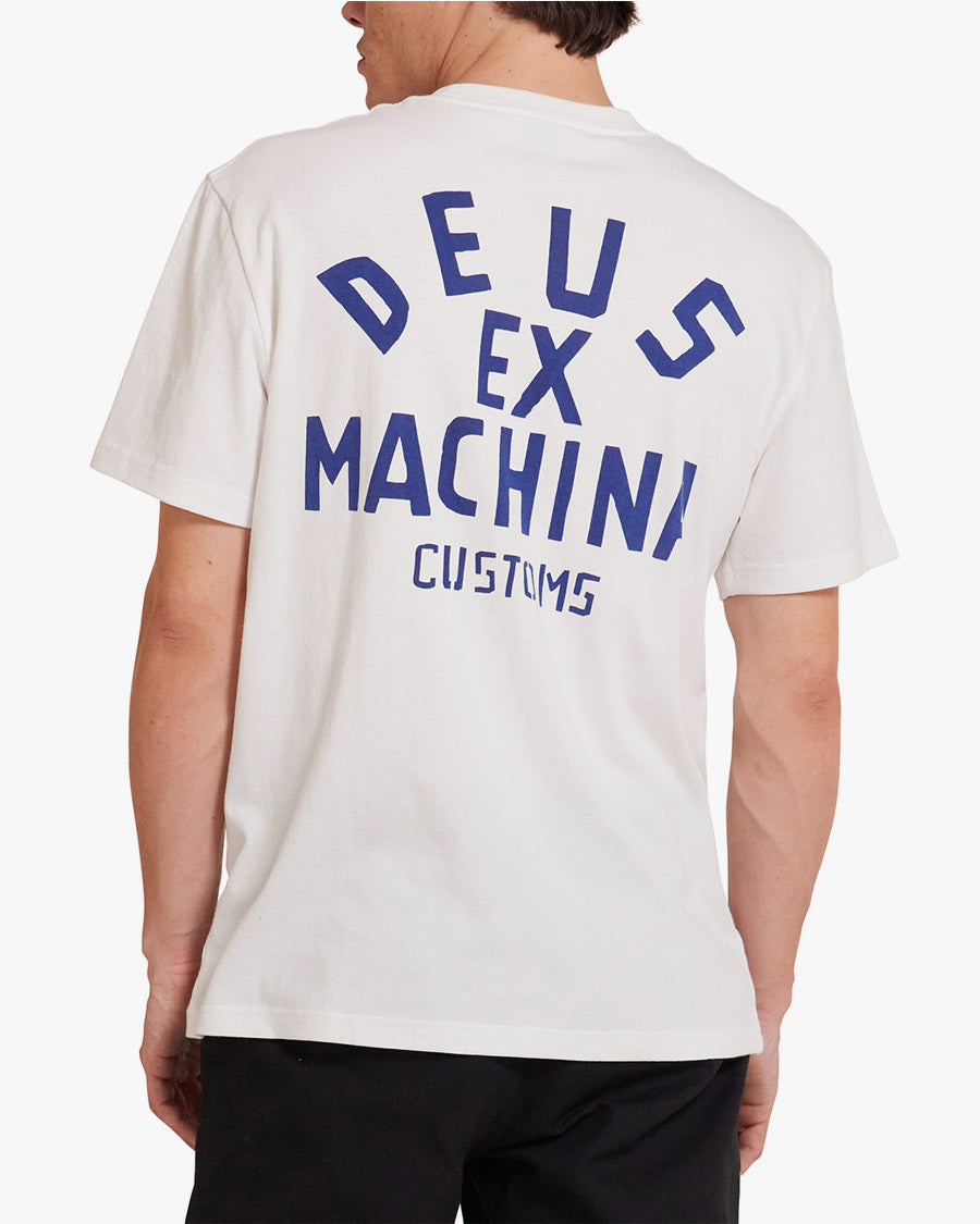 Camiseta Classics Box Fit Piston - Branca – Deus Ex Machina Brasil