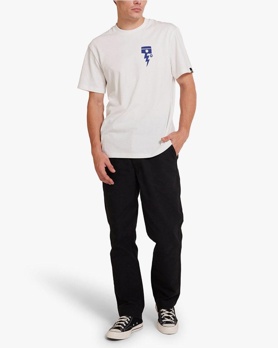 Camiseta Classics Box Fit Piston - Branca – Deus Ex Machina Brasil